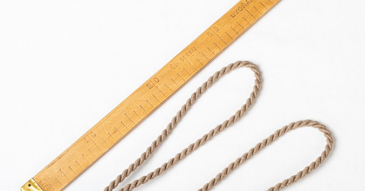 Úvaz hnědý s kuličkou - Bytový textil